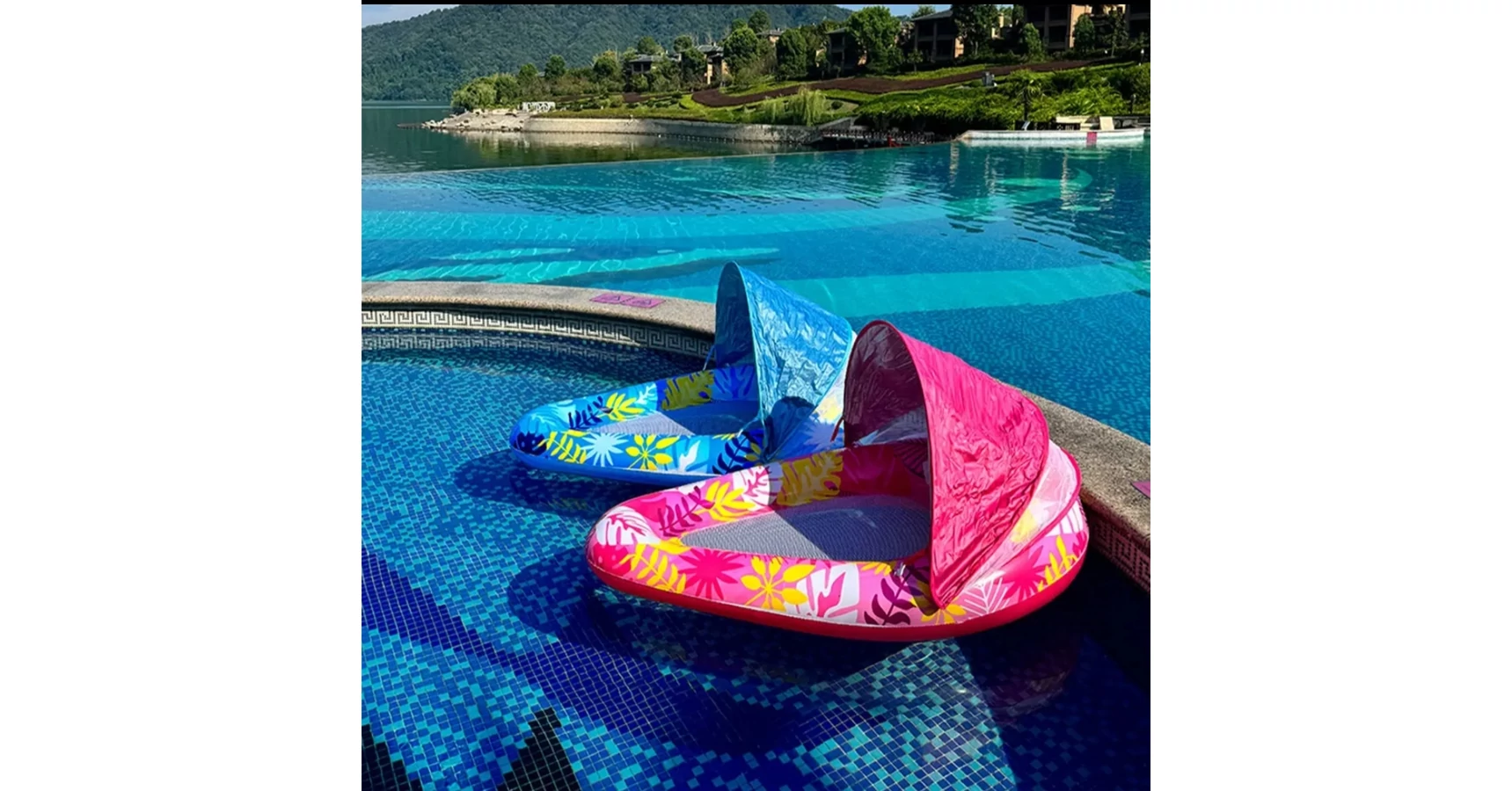 Napellenzős Felfújható Vízifotel Trópusi Mintával – Kék & Pink - haj ...